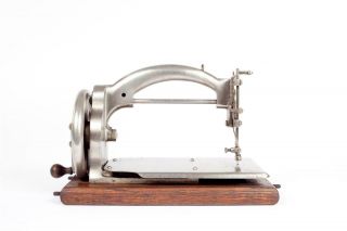Vintage C1922 " Ideal Model A " Sewing Machine With Tin Case | #1080186